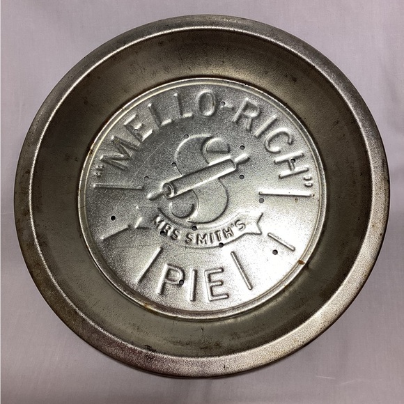 mrs smith’s | Kitchen | Vintage Mellorich Pie Tin | Poshmark